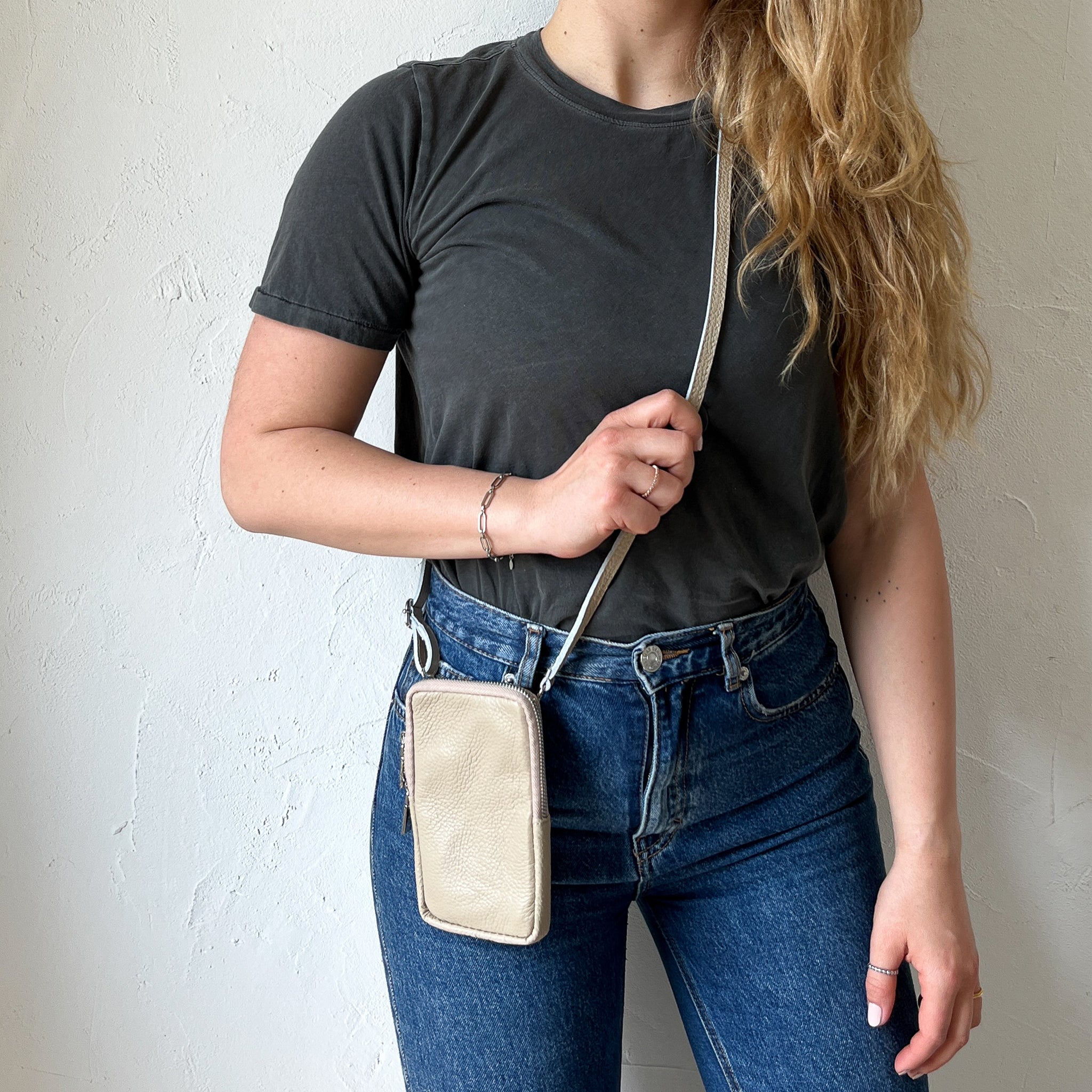 Handytasche NANI mit verstellbarem Tragegurt made in Italy | lePelou ...