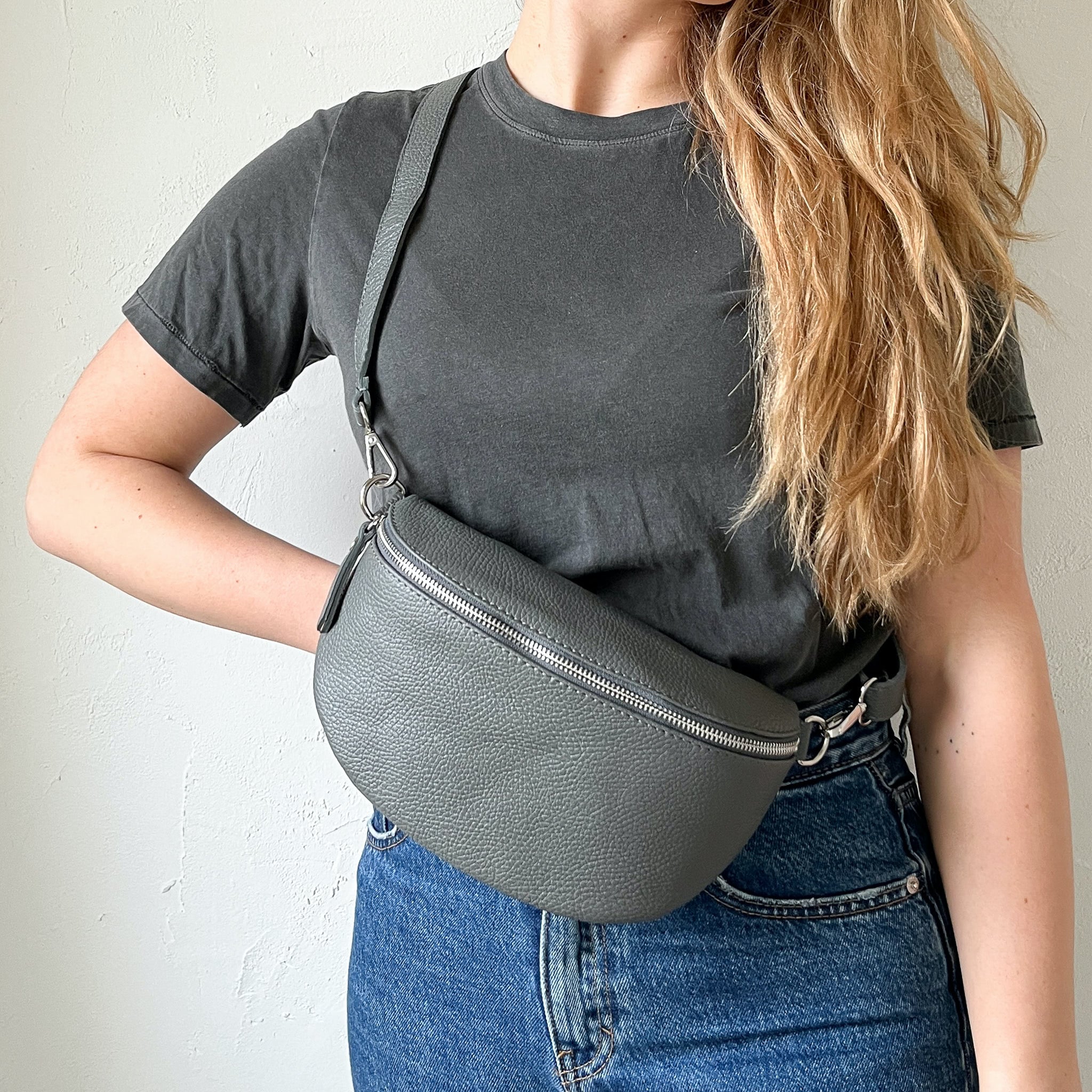 lePelou Damen Leder Bauchtasche dunkelgrau mit wechselbarem Gurt