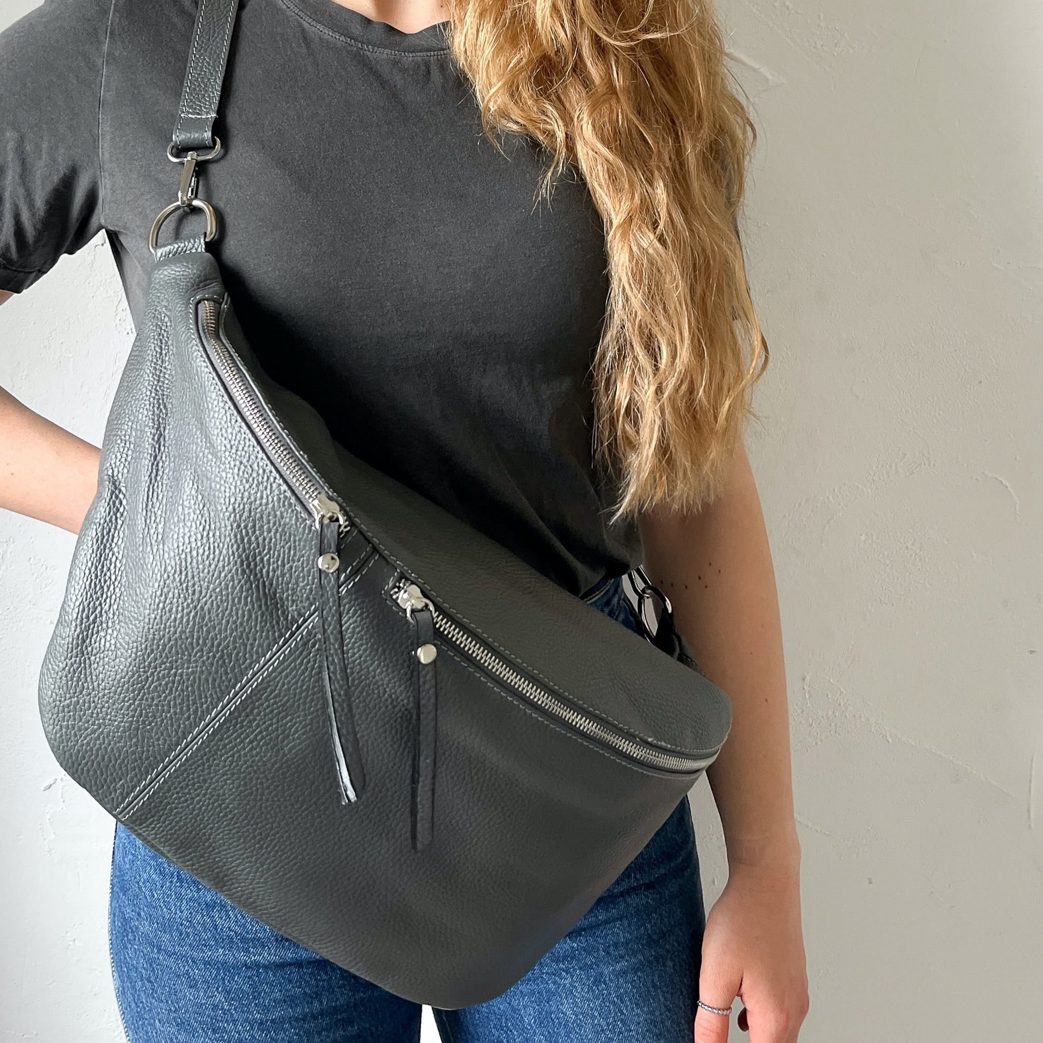 XXL leather fanny pack made in Italy | lePelou
