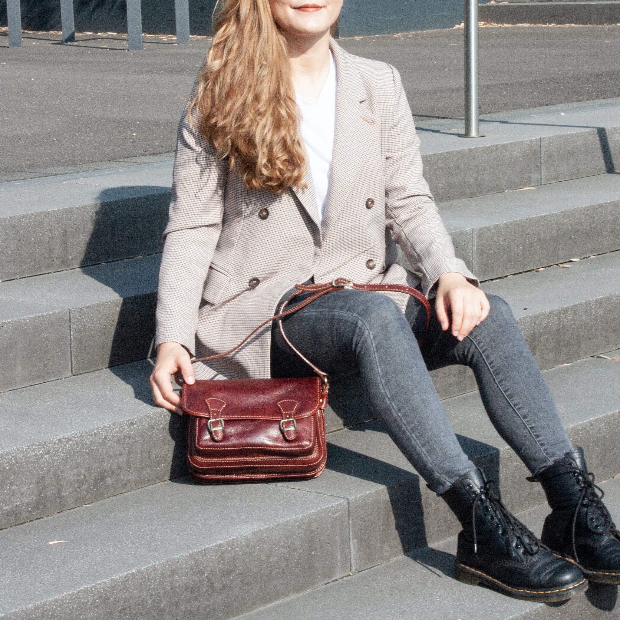 Leather shoulder bag ELENA made in Italy | lePelou – le-pelou